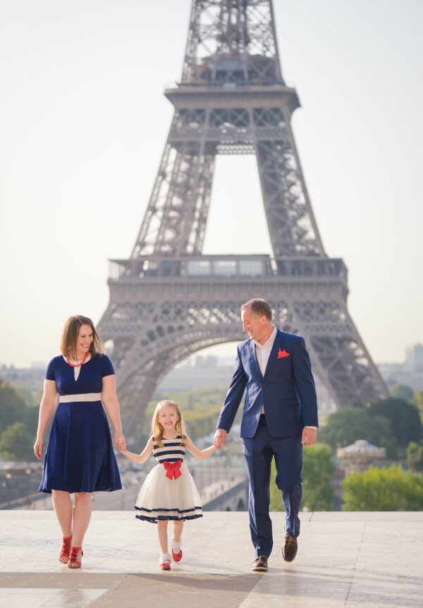 Big Family Photo Session at Trocadero - Pictours™ Paris Photography