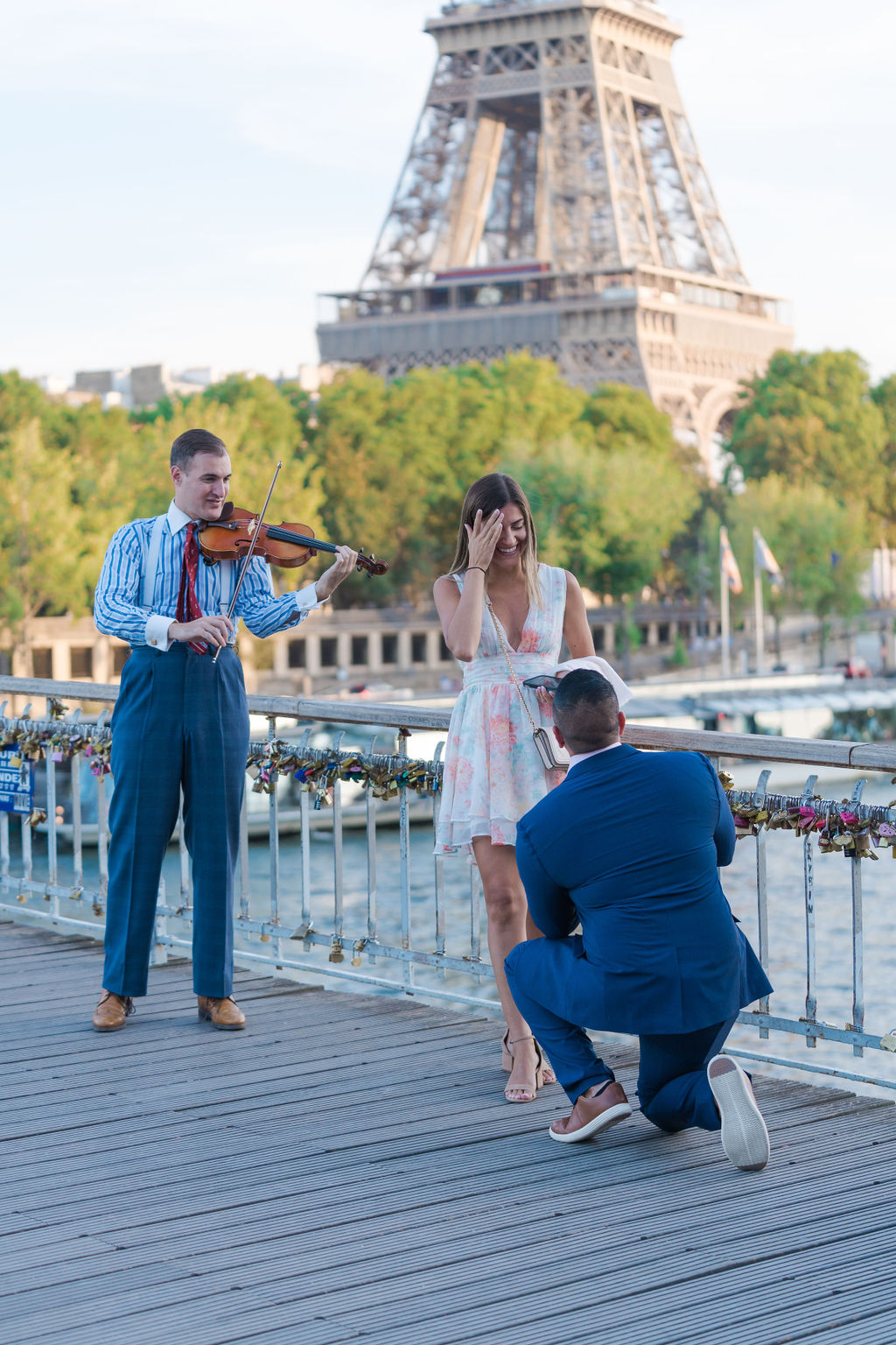 Surprise Proposal overlooking the riverbank and Eiffel Tower - Pictours ...